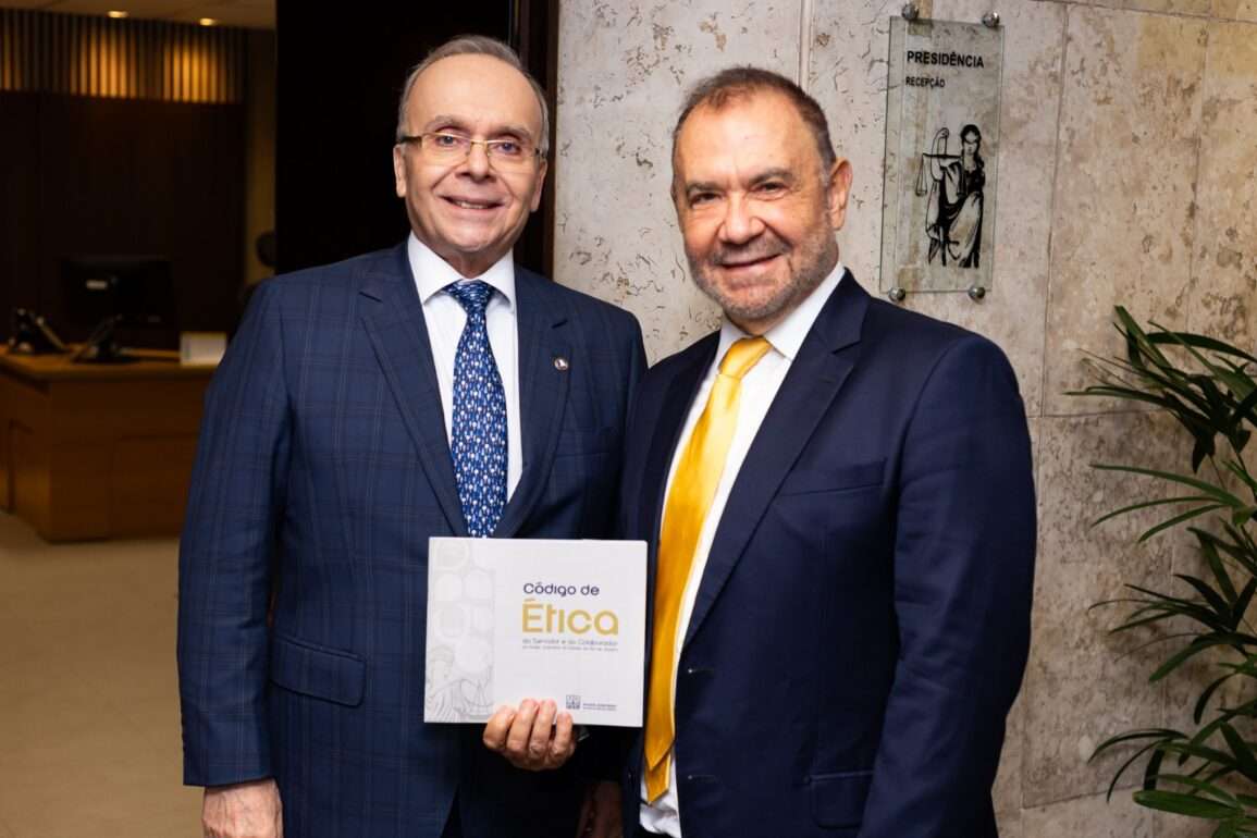 Presidente do TJ-RJ recebe o editor-chefe da Agenda do Poder e anuncia ...