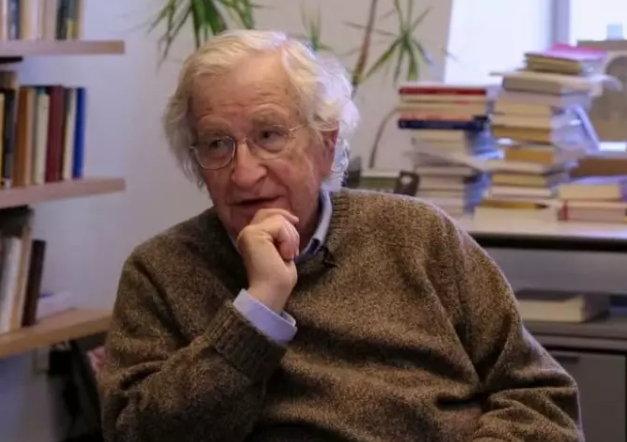 Mulher de Noam Chomsky desmente morte do filósofo - Agenda do Poder