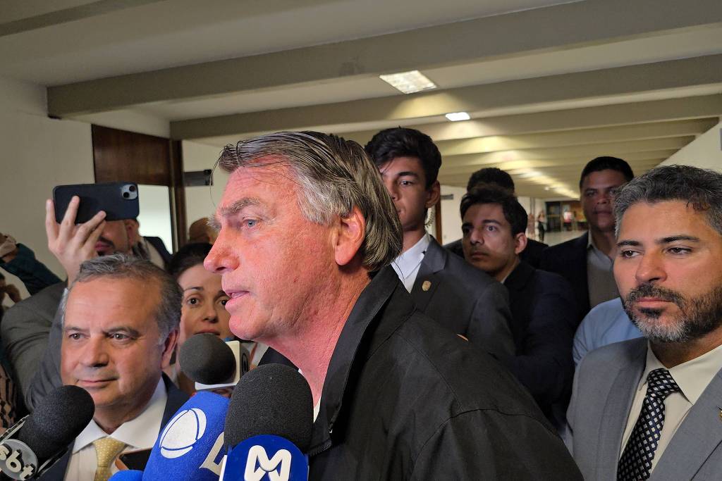 Defesa de Bolsonaro diz a Moraes que convite para posse de Trump é 'o ...