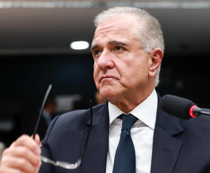Deputado Julio Lopes diz que voos da França para o Rio de Janeiro ...