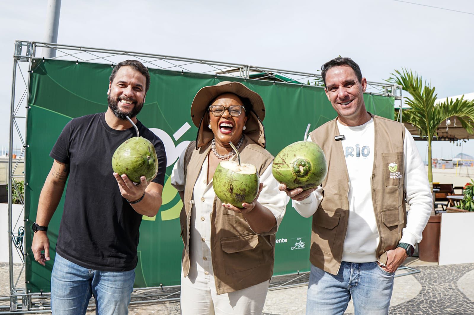 Prefeitura do Rio anuncia projeto “Coco no Ponto”, que transforma ...