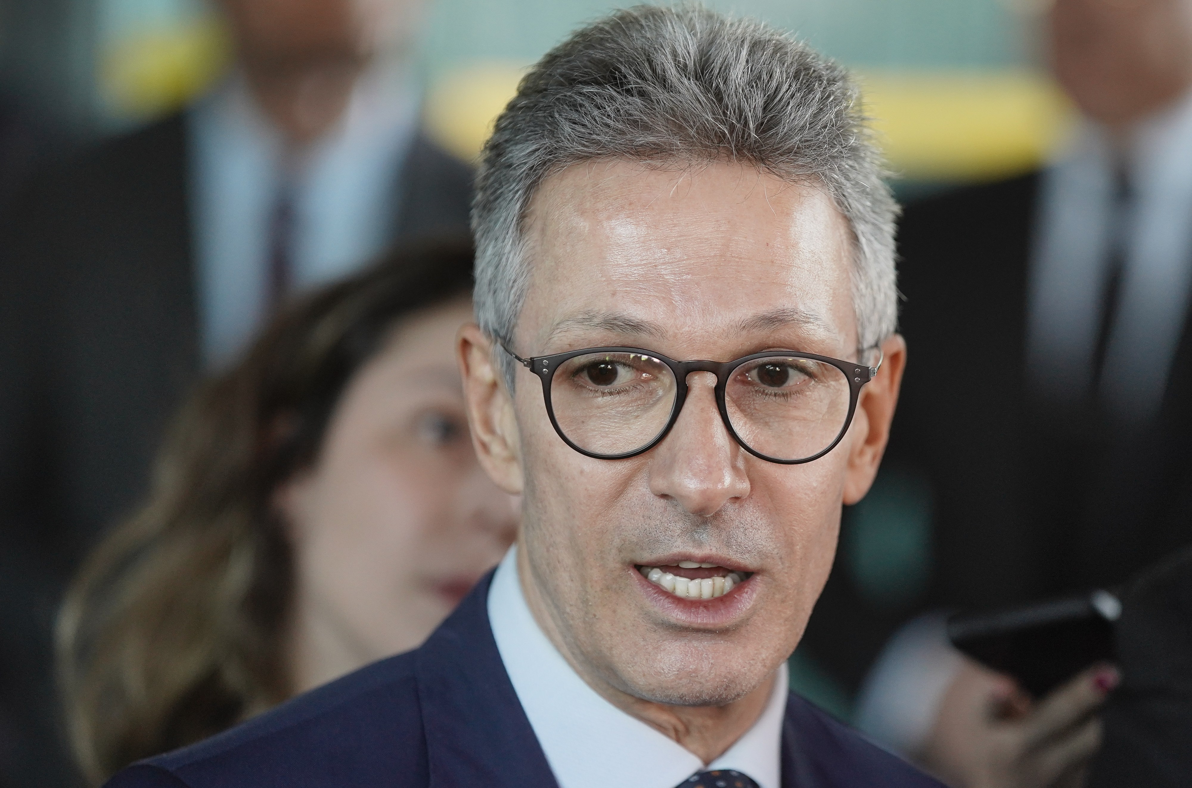 'Vão ter que prender o Brasil inteiro': Zema reage a notícia-crime de ...